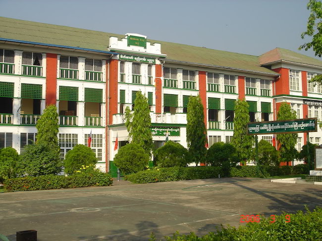 La Basic Education High School (BEHS) a reçu sa plaque bleue