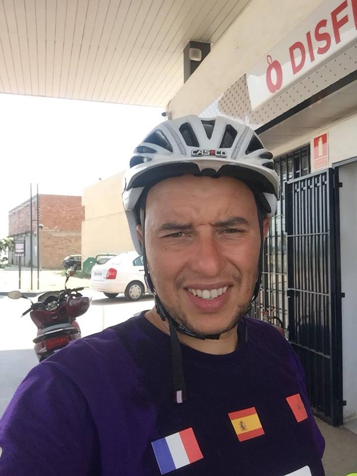Brahim « l’enfant égaré » : 2400 kms à vélo pour rencontrer SM le Roi