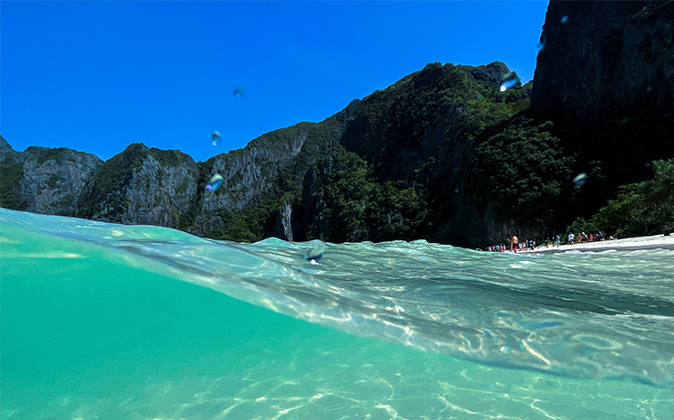 Maya Bay rouvre aux touristes après deux mois de pause régénérative