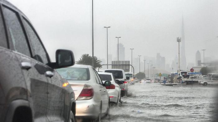 Pluie à Dubaï : la police a reçu plus de 25 000 appels