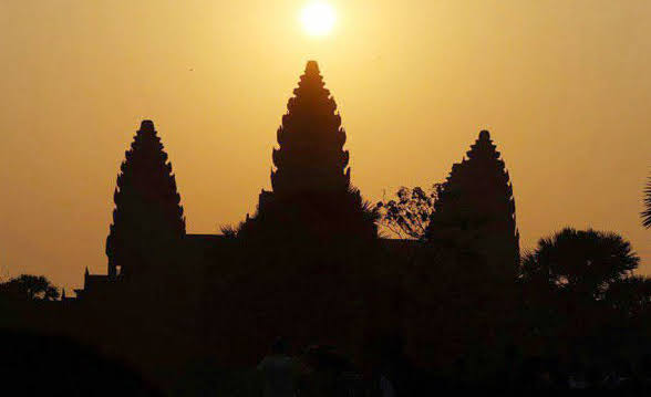 40 000 touristes à Angkor Wat pendant l’équinoxe