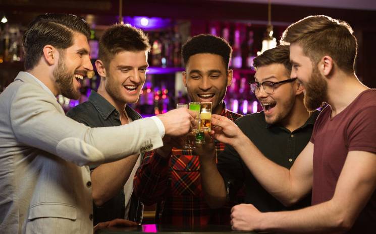 Quels types de soirées peut-on organiser dans un bar dansant privatisé