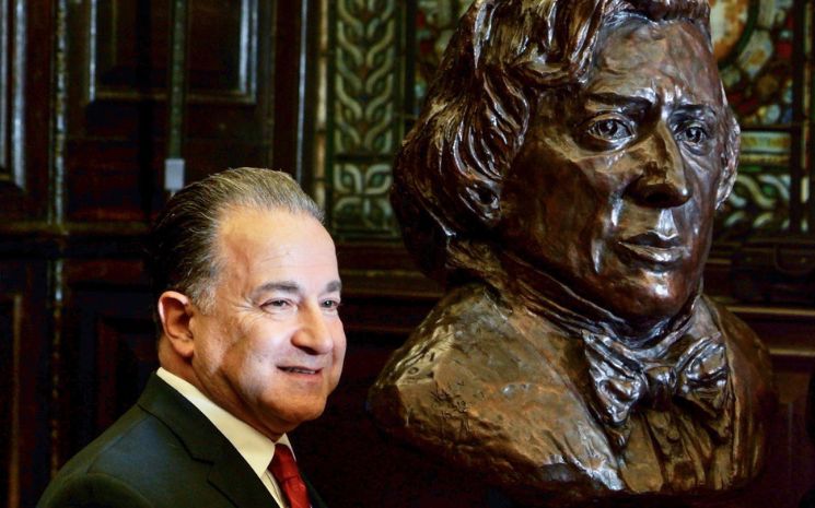 Professeur Nadey Hakim, chirurgien-sculpteur aux mains d’or