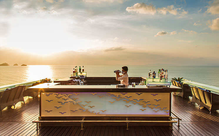 Mixologie au crépuscule avec Aurelijus à l’InterContinental Koh Samui
