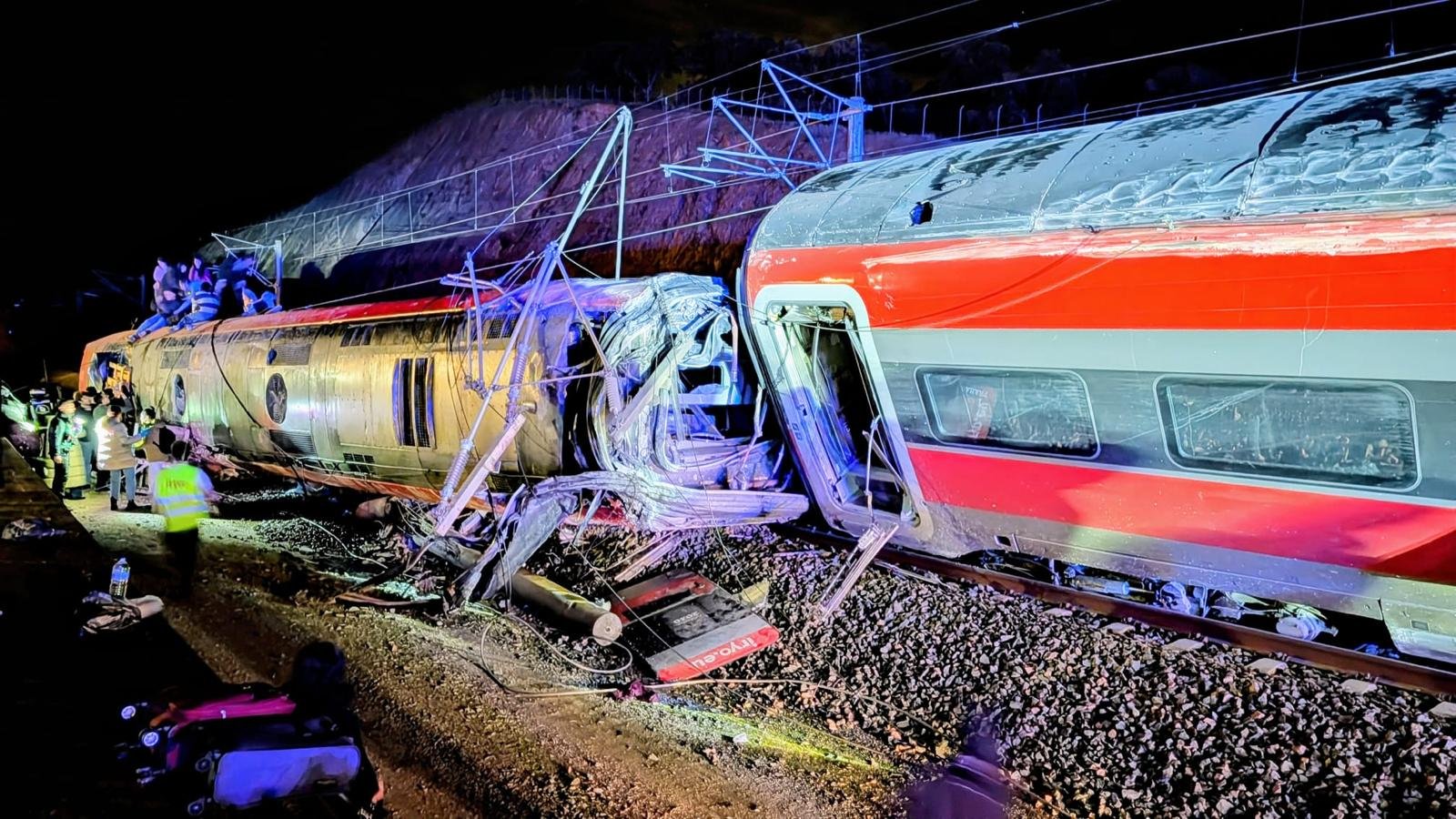 Déraillement de train en Andalousie : au moins 21 morts et de nombreux ...
