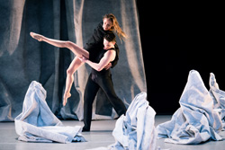 DANSE - Marie Chouinard présente son spectacle "Gymnopédies" en avant ...