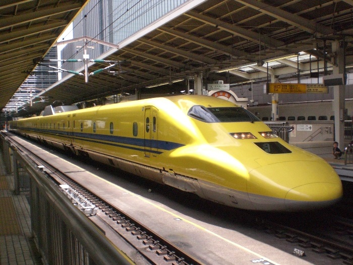 SHINKANSEN - 400 passionnés découvrent l’intérieur du "Doctor Yellow"