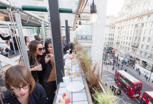 LES MEILLEURS ROOFTOPS – Soyez prêts à réserver : le soleil va revenir