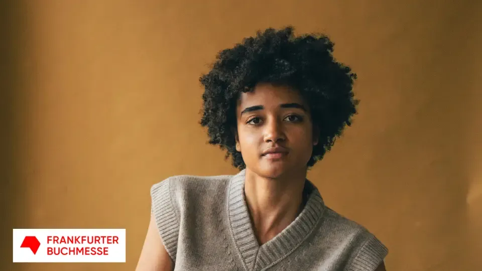 Raphaëlle Red présente son premier roman "Adikou" à la Foire du livre