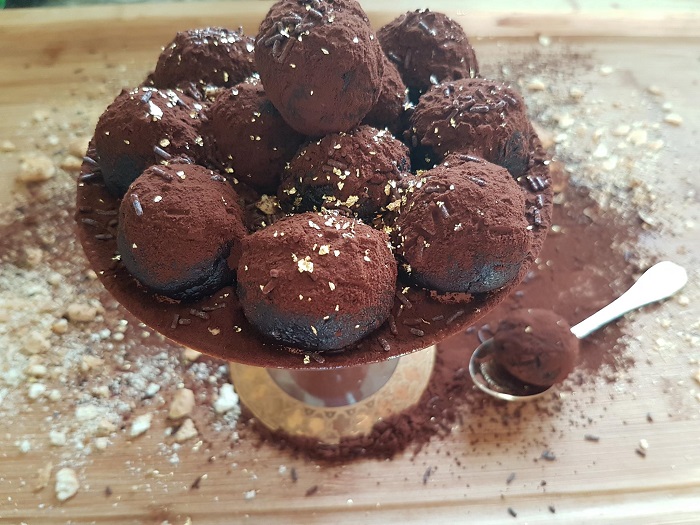 TROUFAKIA AU CHOCOLAT (TRUFFES) - Par Maria Thalassinaki