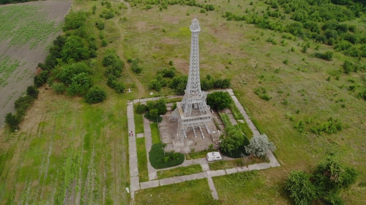 Connaissez-vous la "Tour Eiffel de Slobozia"